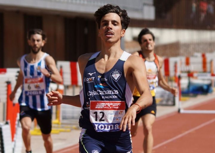 David Delgado hace historia en los 400 vallas en el Meeting ...